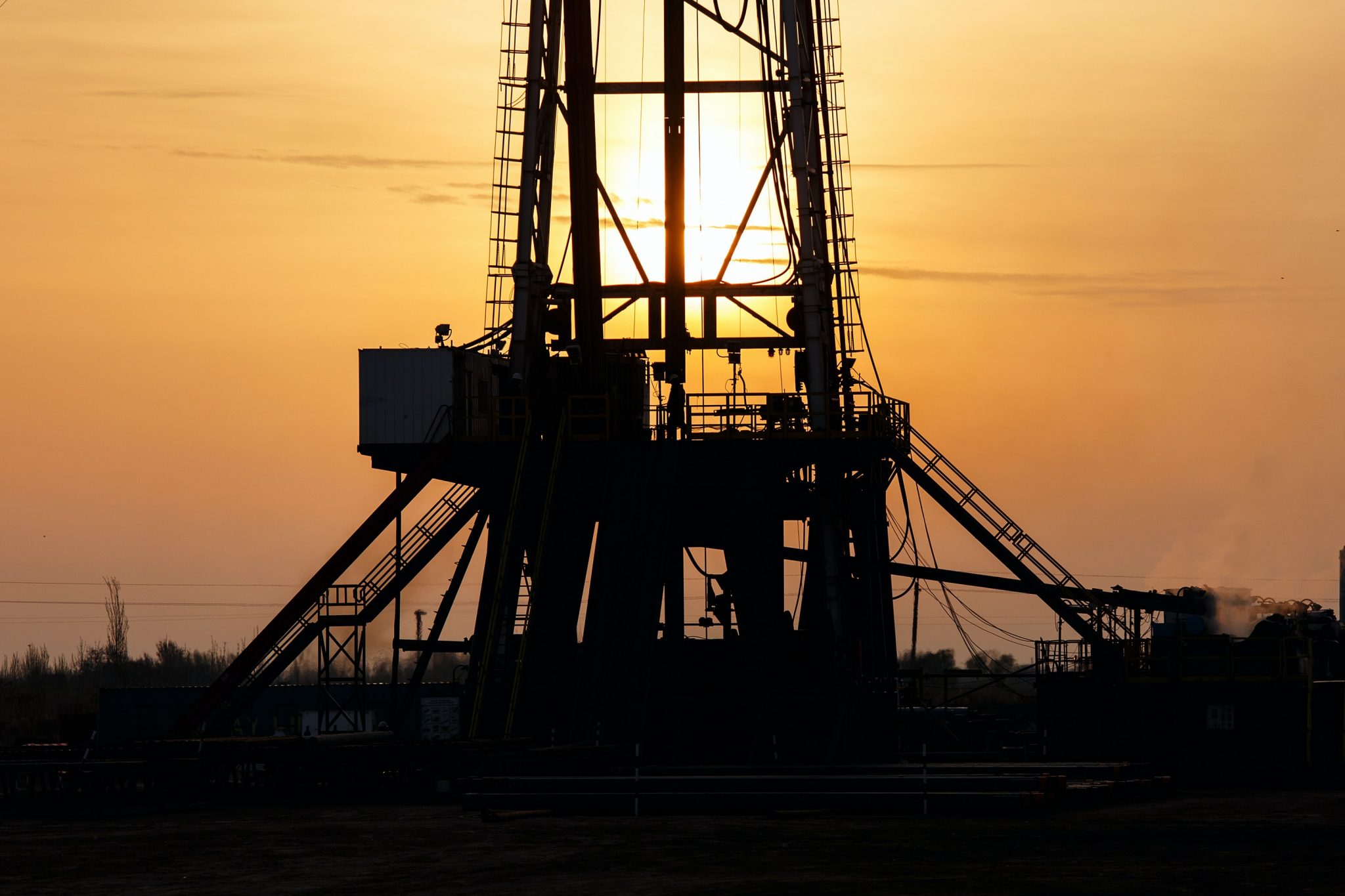 Oil wells for clean energy production and storage – Renewell Energy